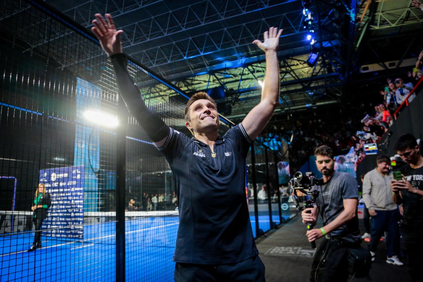 La máxima estrella de la historia del pádel debutó con una ovación en ...