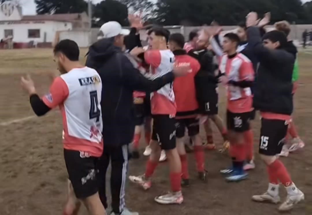 Petit Torneo: La fecha dejó dos lideres por zona - Lanza La Bola Deportes