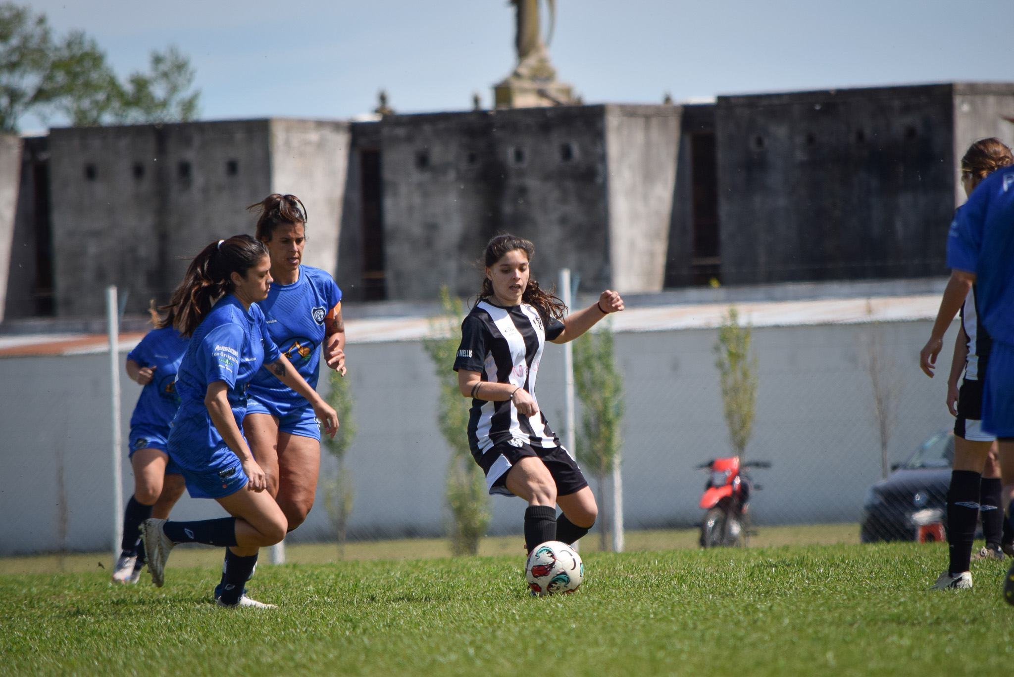Futbol Femenino: Dos en la punta - Lanza La Bola Deportes